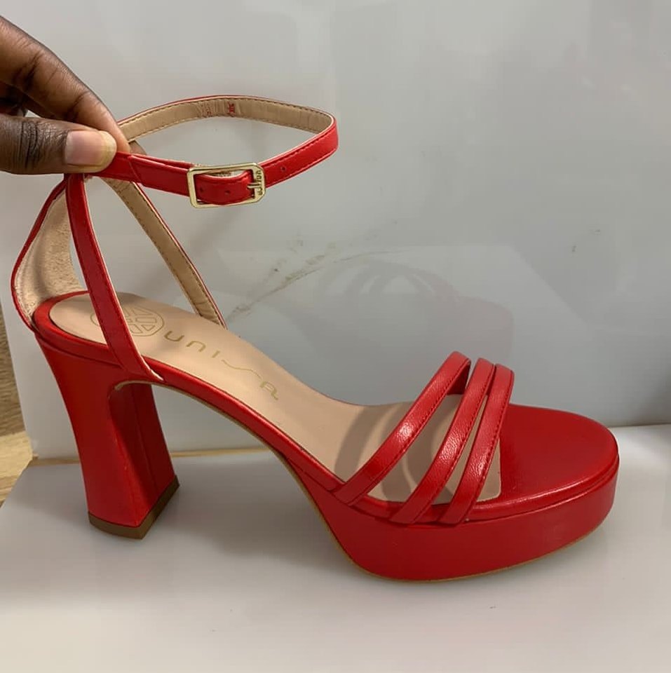 Chaussure Talon Dame rouge – AMANI’S – Galerie Marchande Palm Club